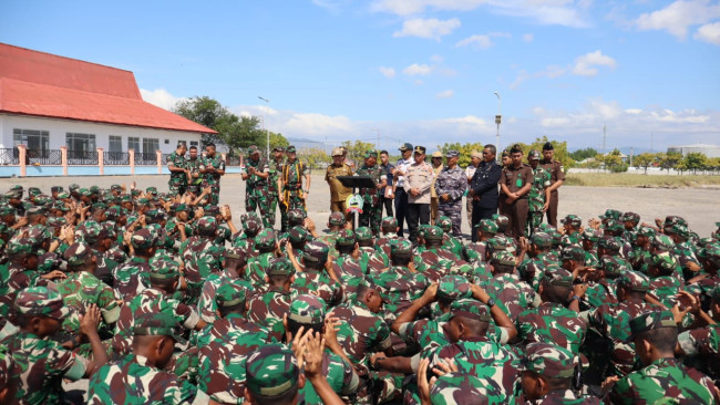 Tonggak Sejarah Baru Di NTT: Dandim 1625/Ngada Sambut Kehadiran TNI Yonif TP 834/Wakanga Mere Di ...